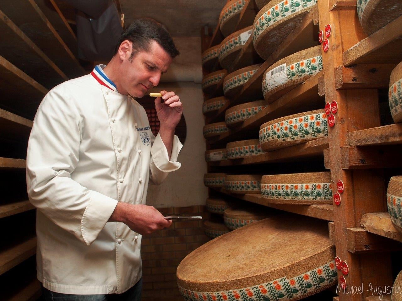 Interview de Christian Janier fromager affineur - Produits du lait